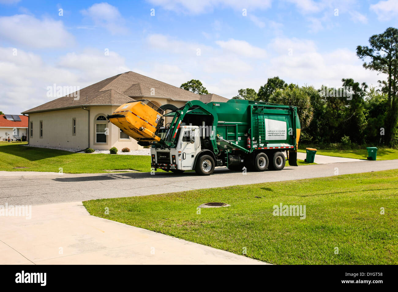 Residential trash collection day Stock Photo - Alamy