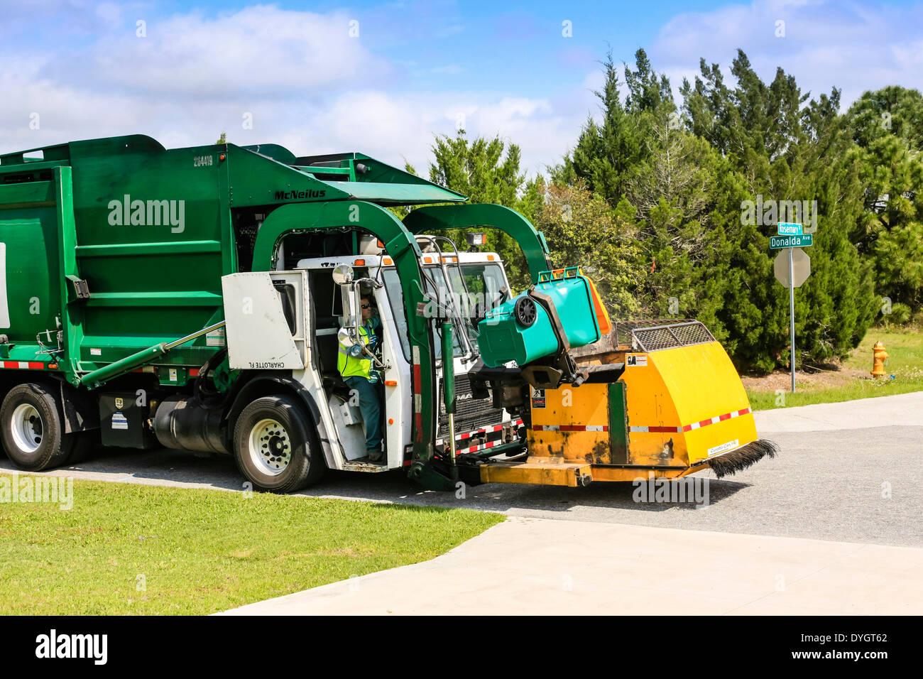 Residential trash collection day Stock Photo - Alamy