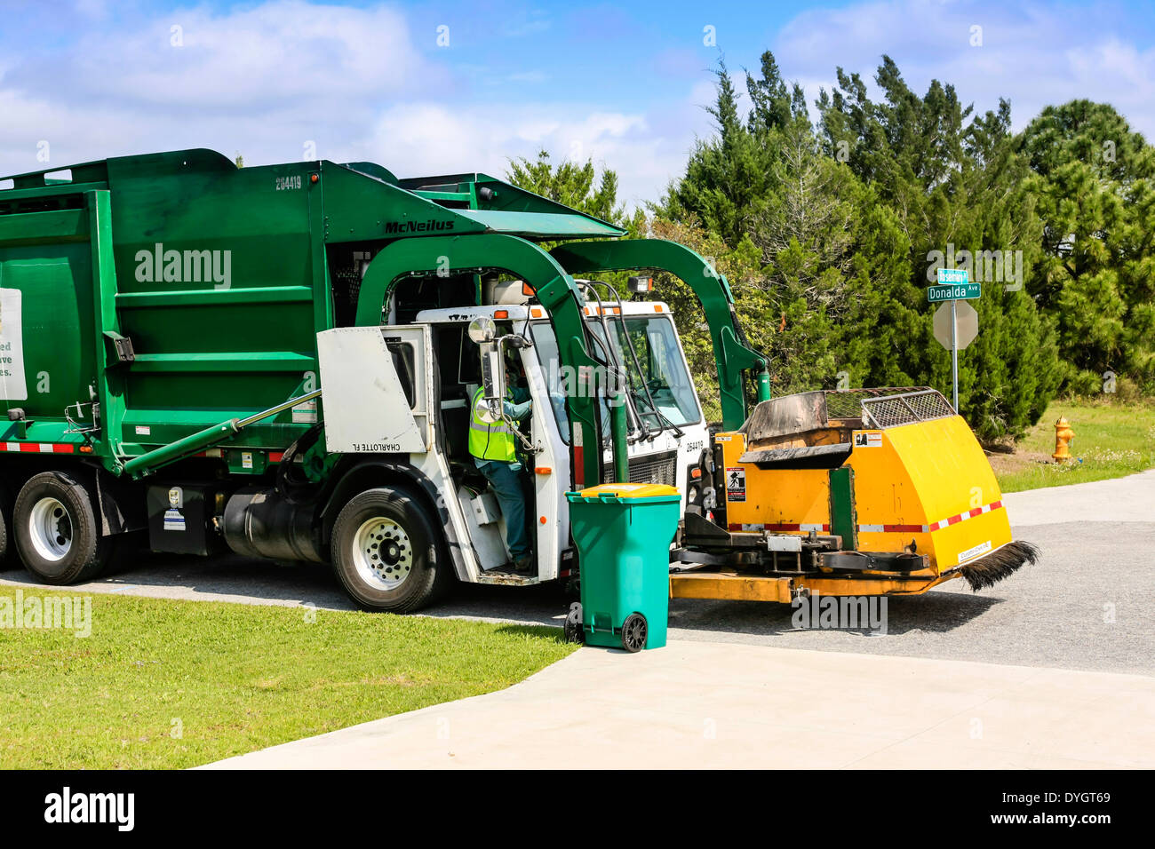 Residential trash collection day Stock Photo - Alamy