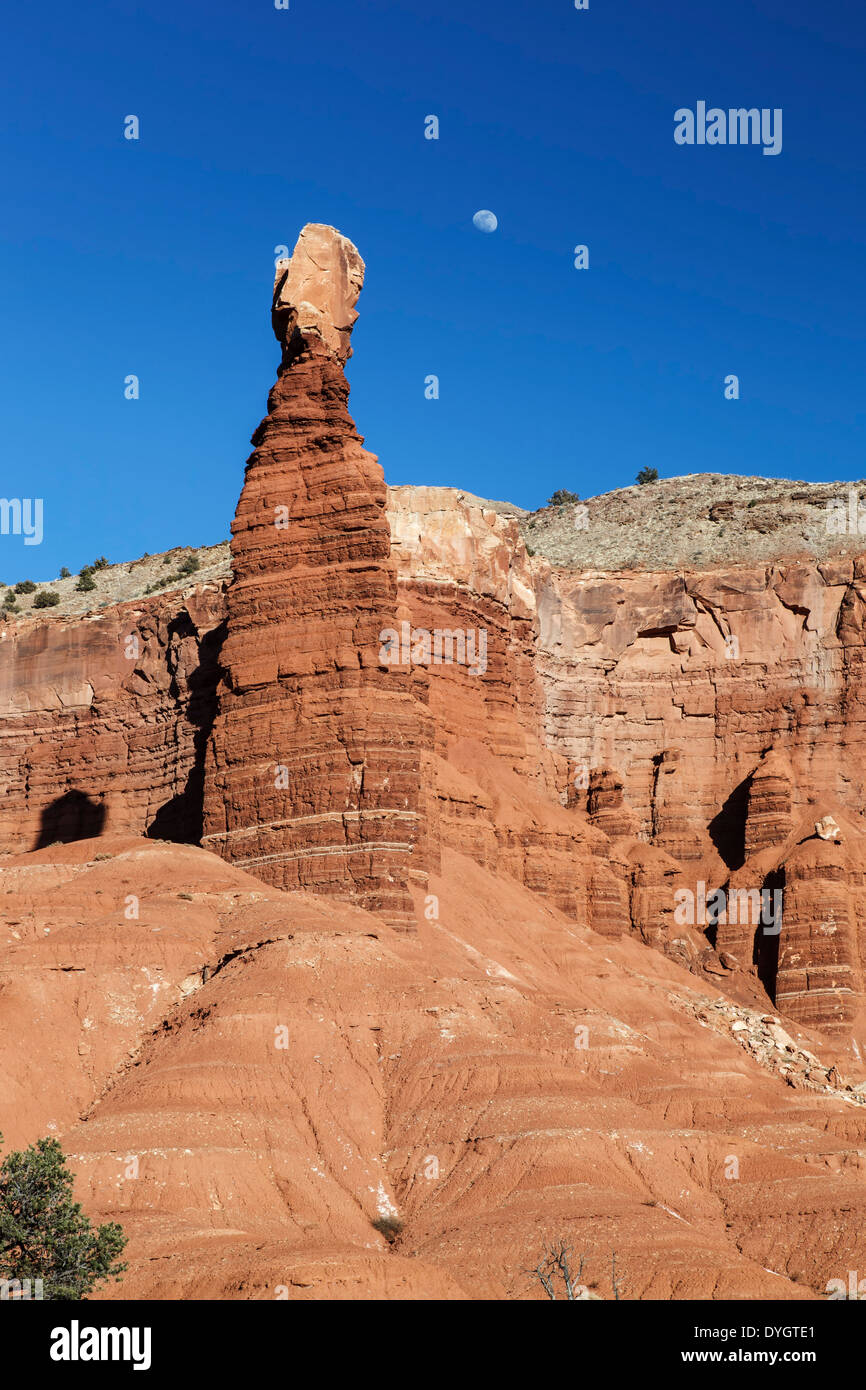 Moon and Chimney Rock, Capitol Reef National Park, Utah USA Stock Photo ...