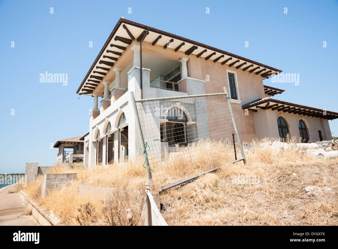 Deteriorating homes hi-res stock photography and images - Alamy