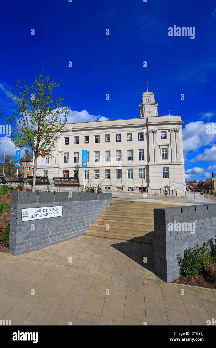 Barnsley Pals Centenary Square and Town Hall, Barnsley, South Yorkshire ...