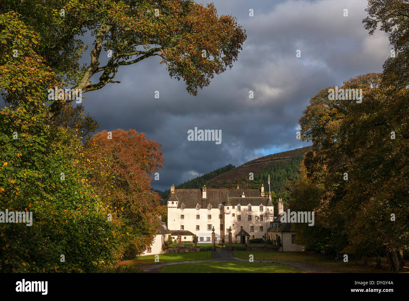 12th century manor house hi-res stock photography and images - Alamy