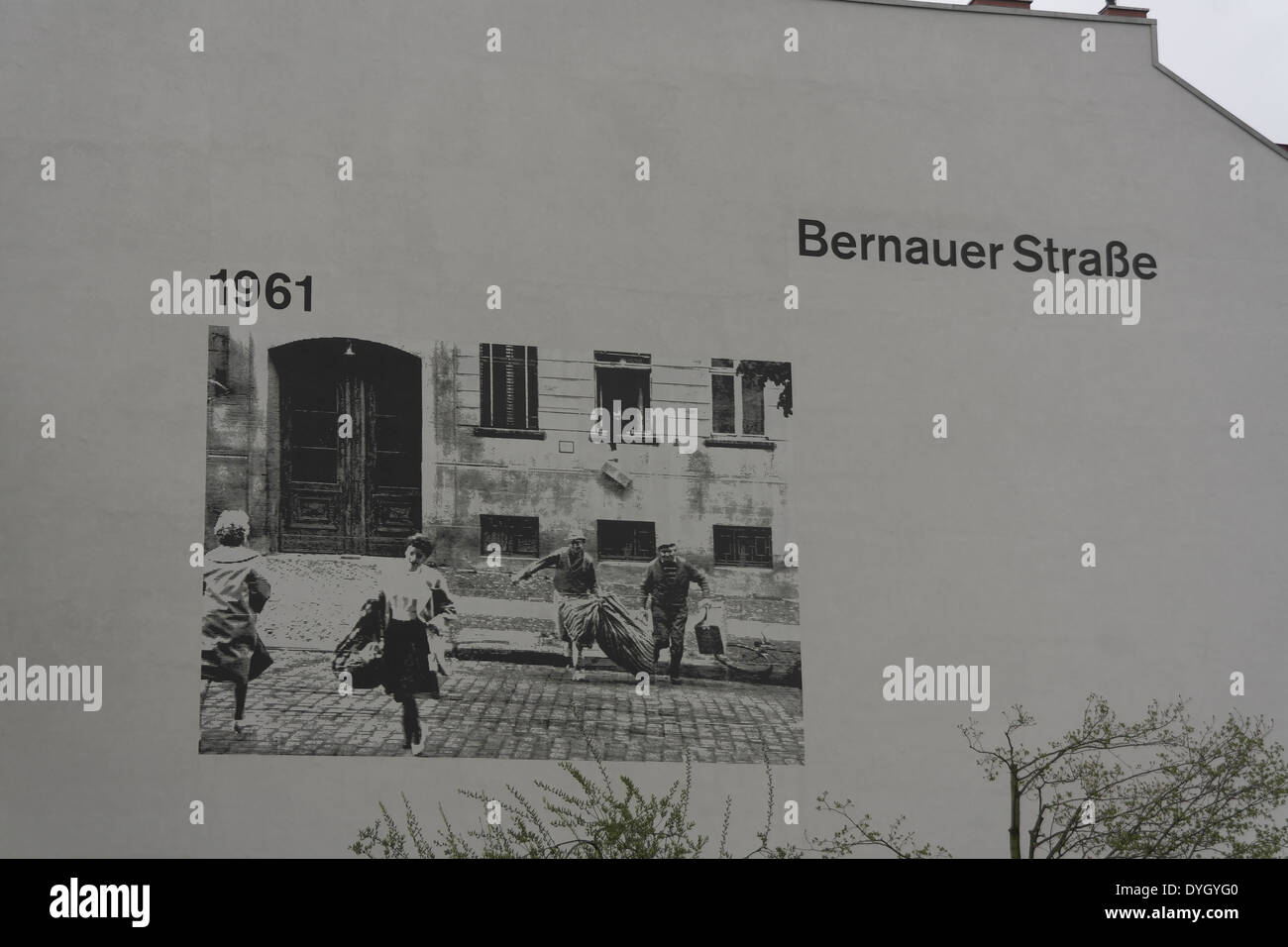 Photograph of family escaping apartment windows August 1961, building ...