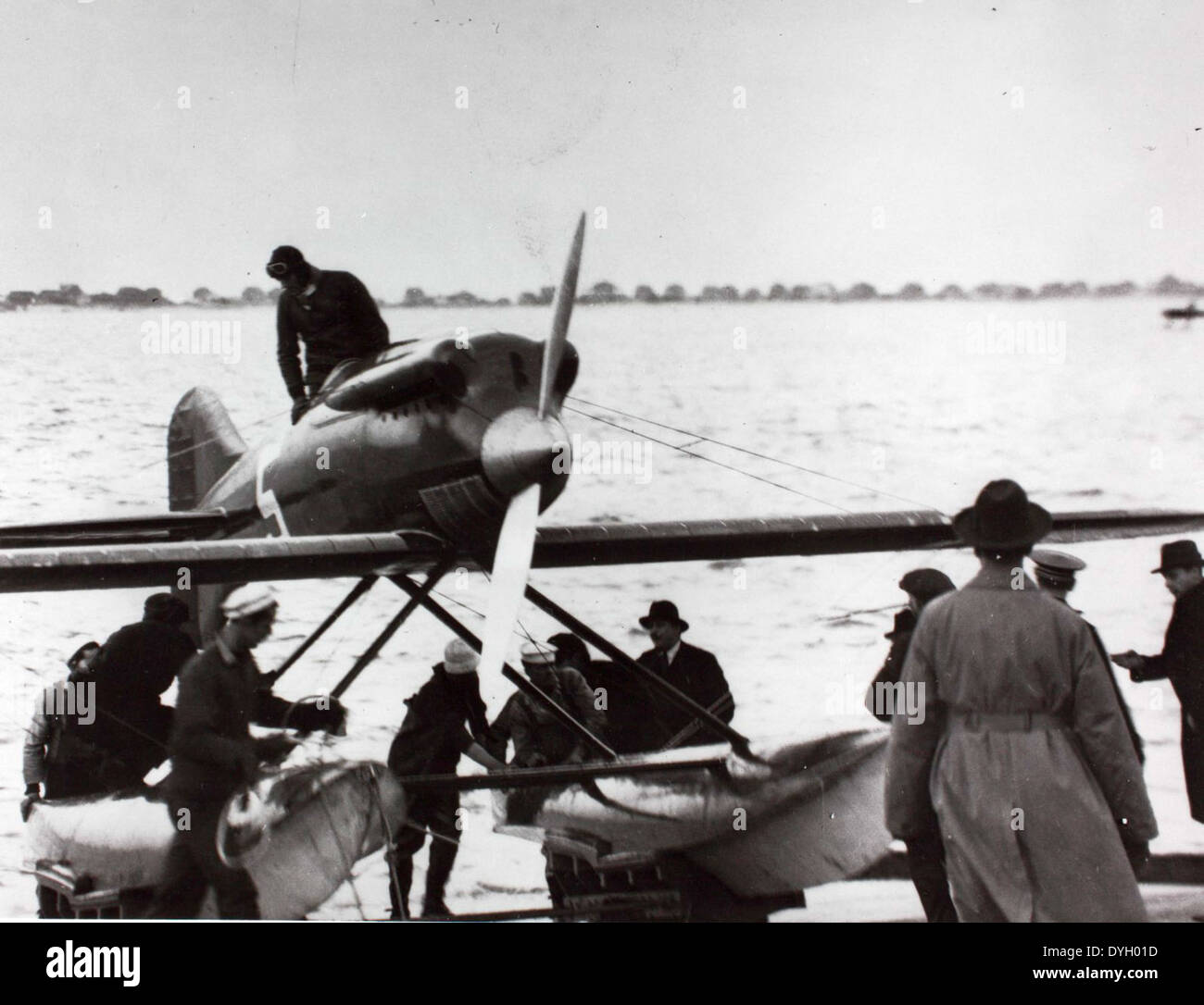 The Macchi M.39 was a notable Italian racing seaplane that achieved ...