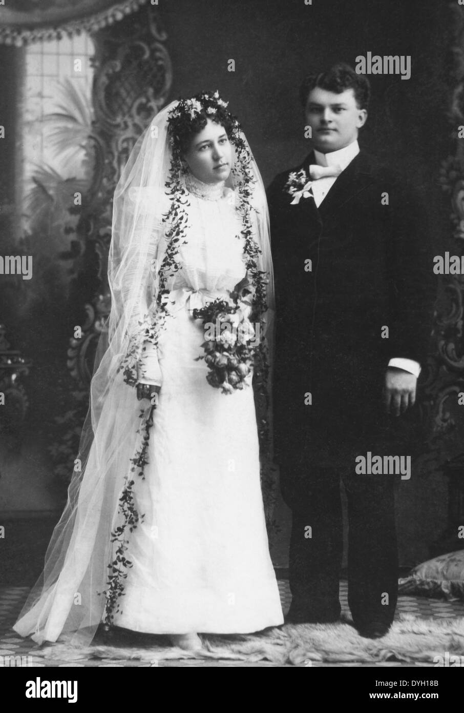 Wedding Couple, Portrait, Minneapolis, Minnesota, USA, circa 1915 Stock ...