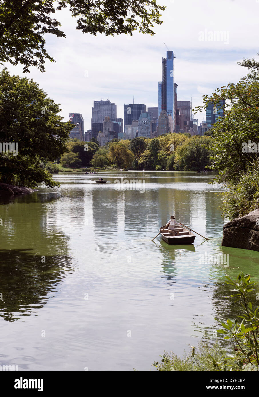 Rowboats in central park hi-res stock photography and images - Alamy