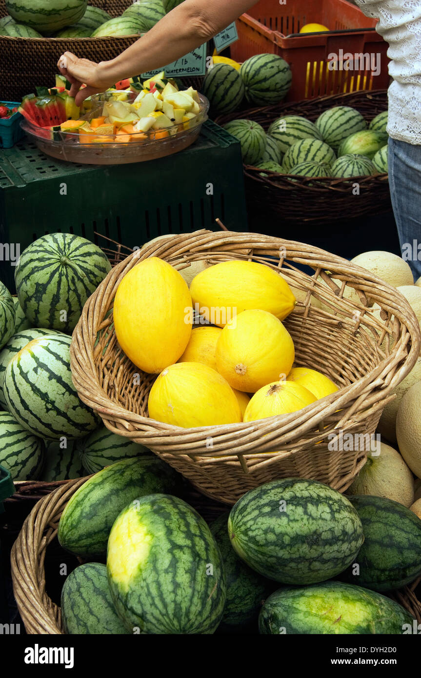 Farmers hand out hi-res stock photography and images - Alamy