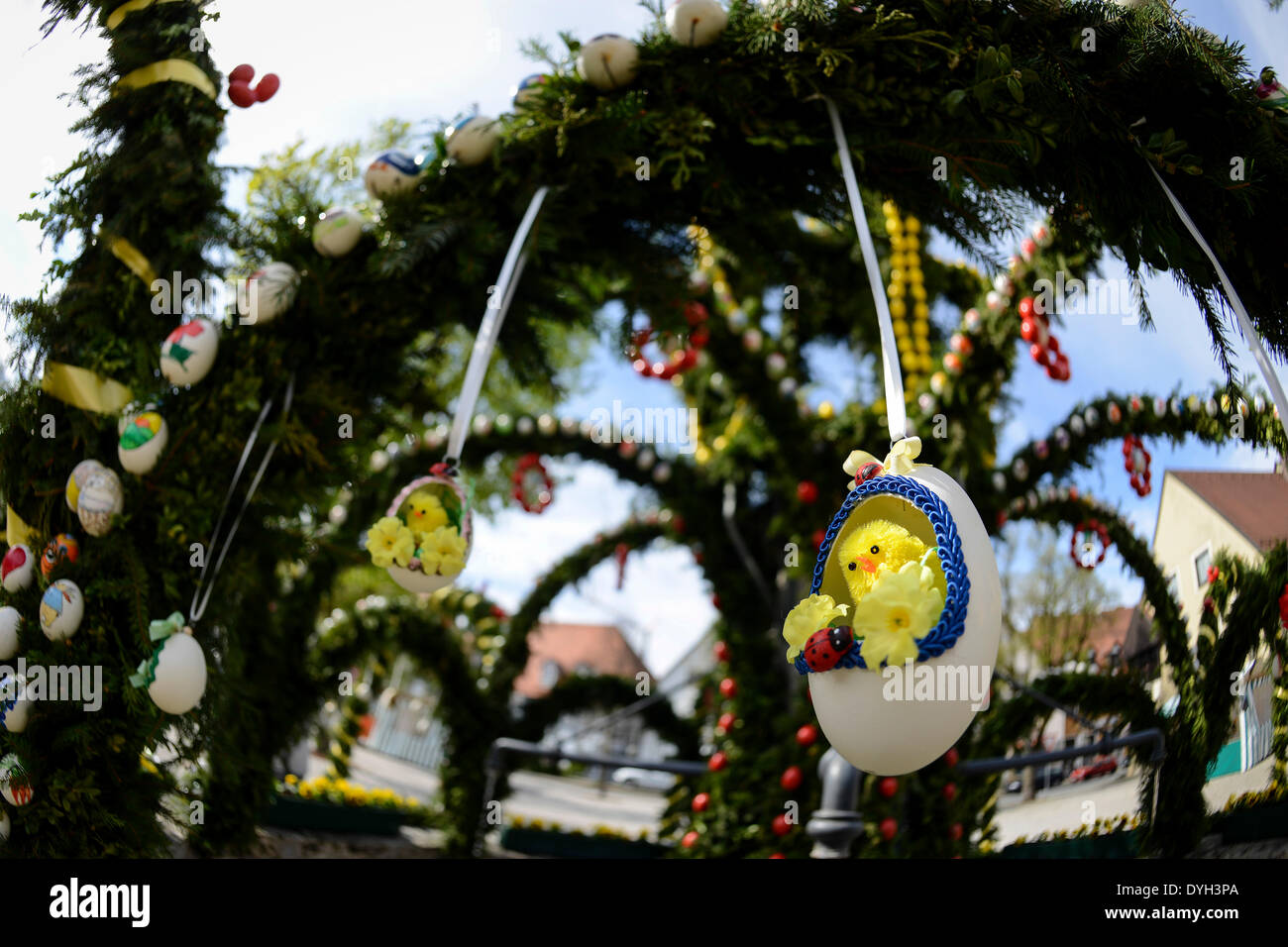 Heiligenstadt, Germany. 17th Apr, 2014. A chick in an Easter Egg hangs ...