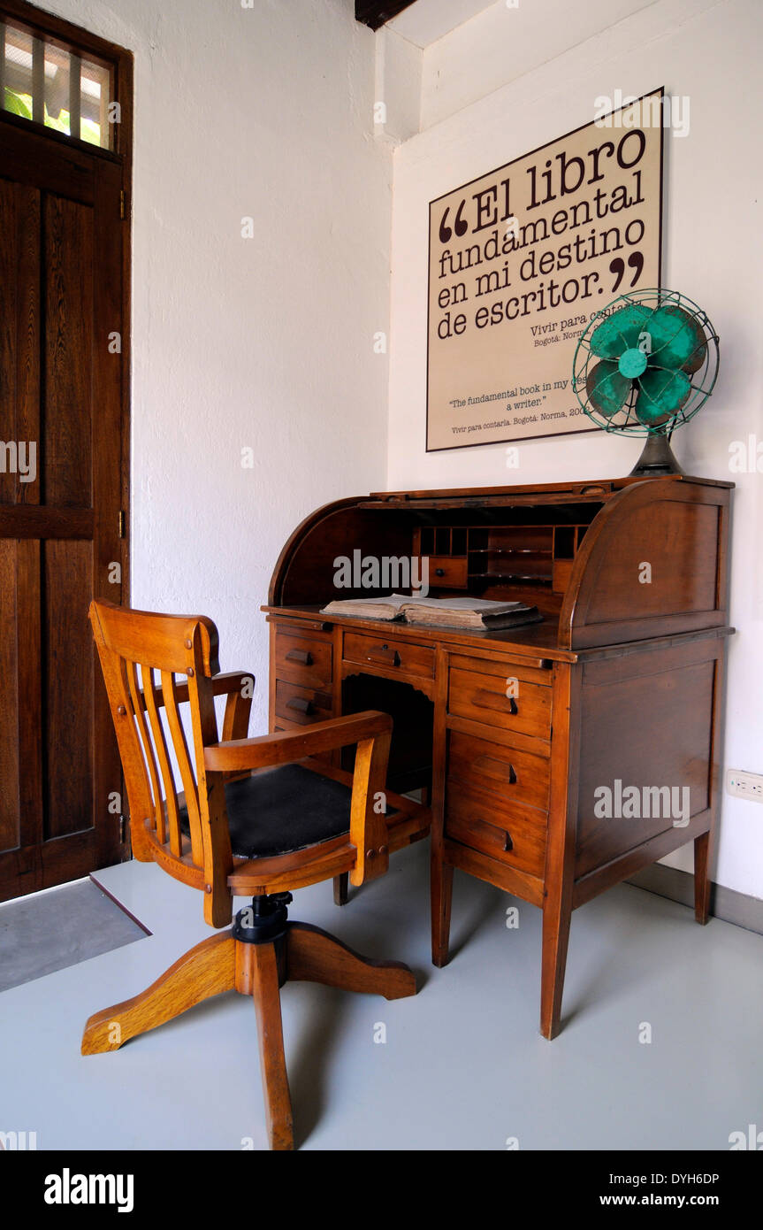 Prize desk hi-res stock photography and images - Alamy