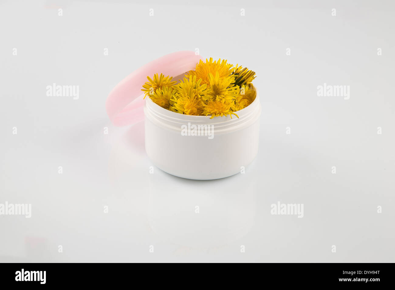 Biocosmetics taraxacum officinale hi-res stock photography and images ...