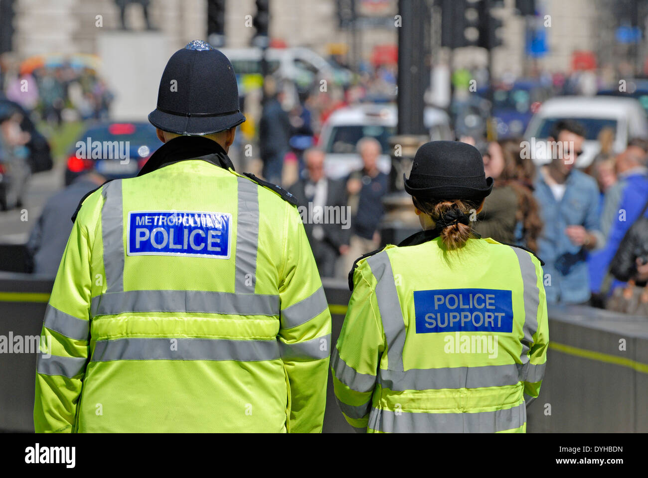 London, England, UK. Metropolitan Police officer and female Police ...