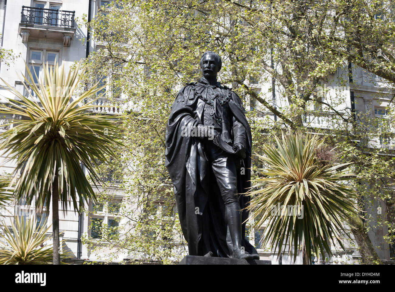 Sir henry bartle frere statue hi-res stock photography and images - Alamy