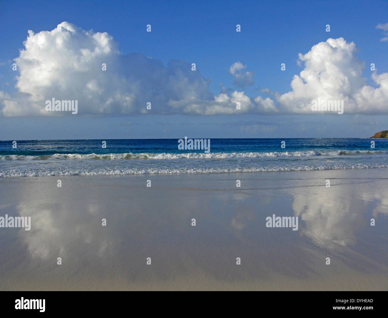 Culebra island flamenco beach hi-res stock photography and images - Alamy