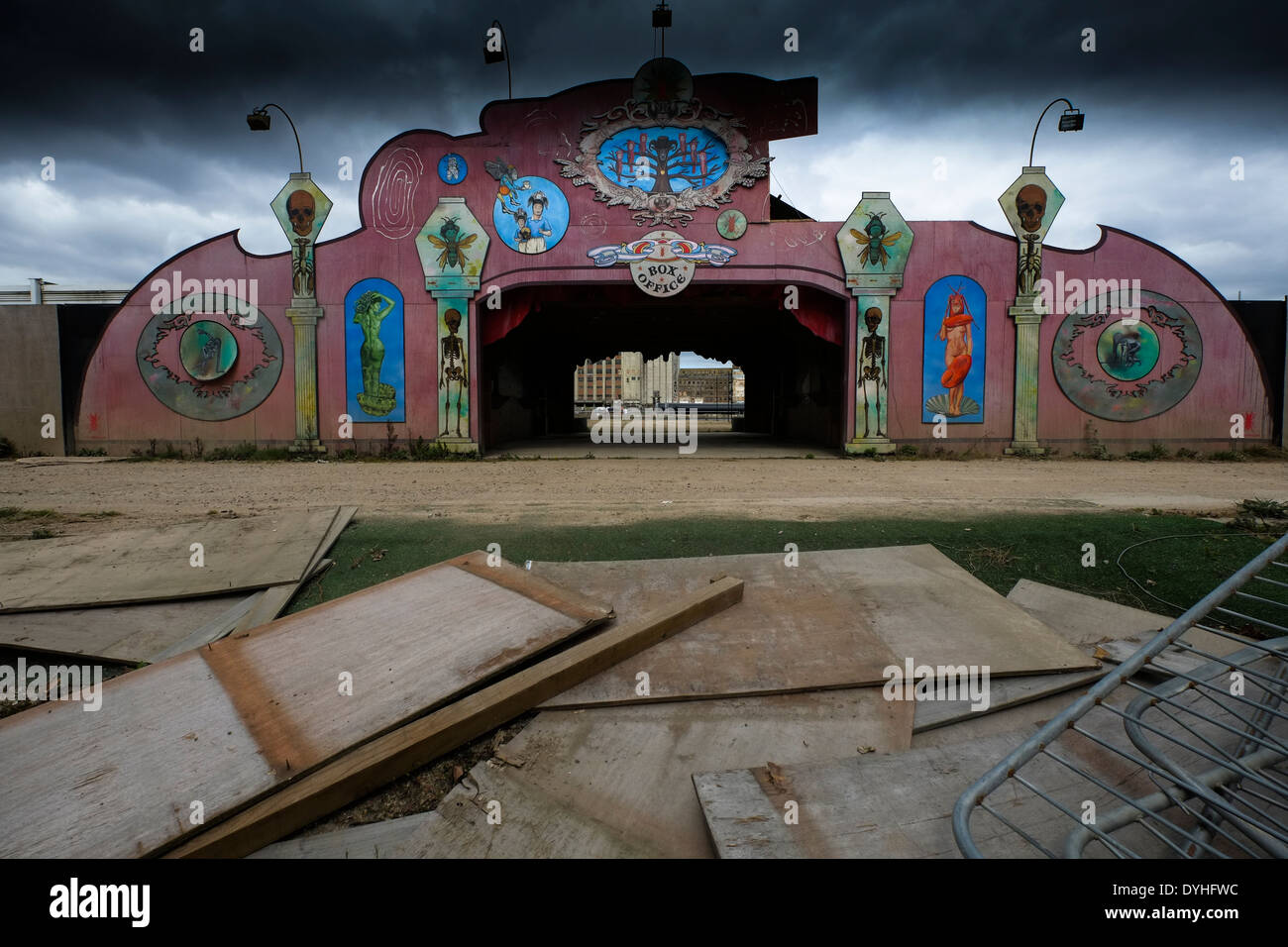 Abandoned fairground train hi-res stock photography and images - Alamy