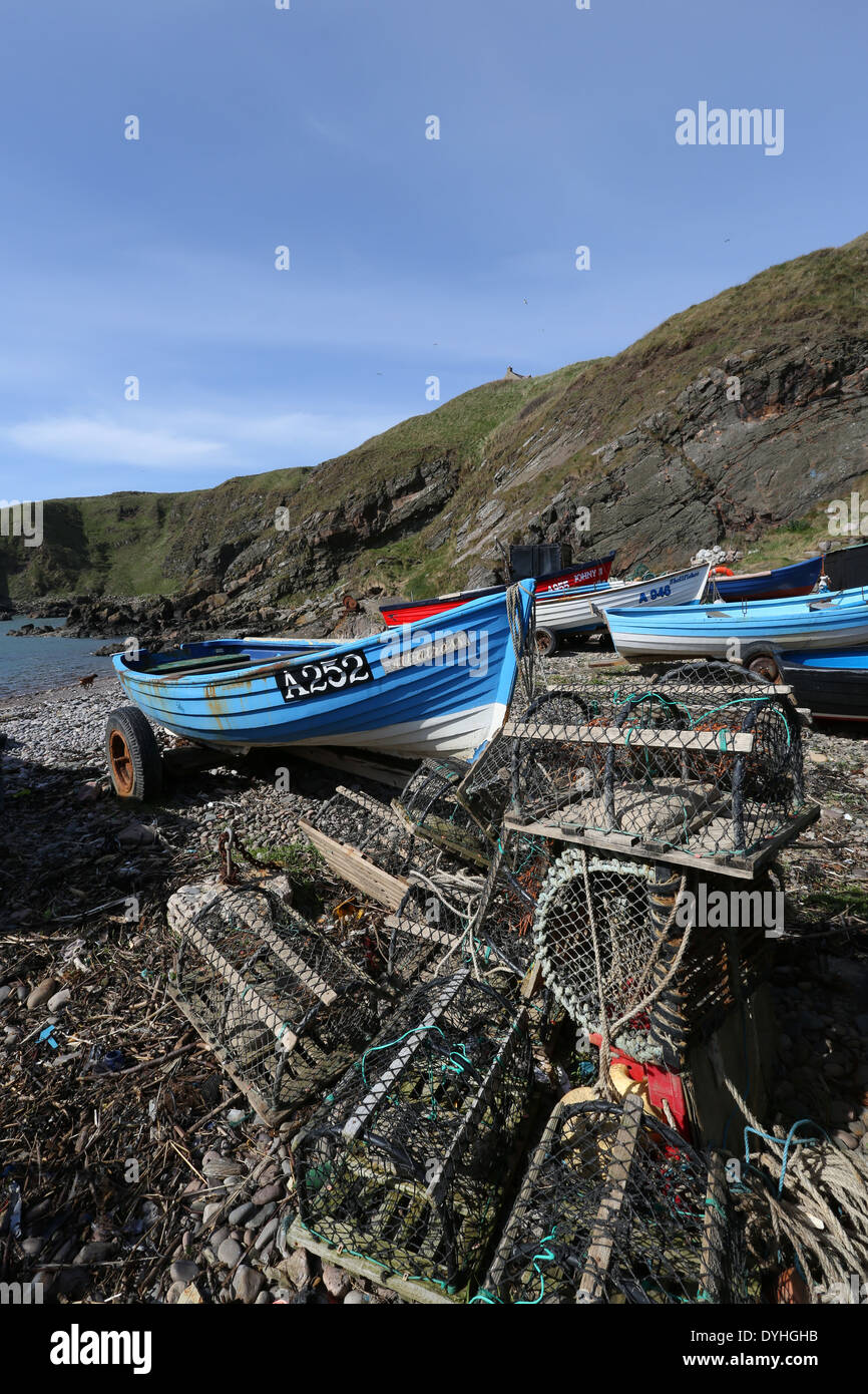 Aberdeen fishing boats hi-res stock photography and images - Alamy
