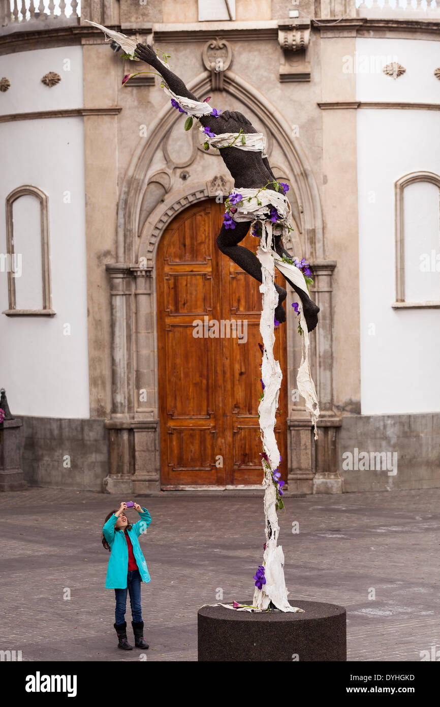 Jesus rising sculptures hi-res stock photography and images - Alamy