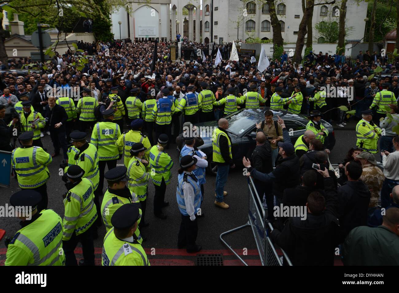 Good Friday Madness Christian (Britain First and EDL) Singing, God Save ...