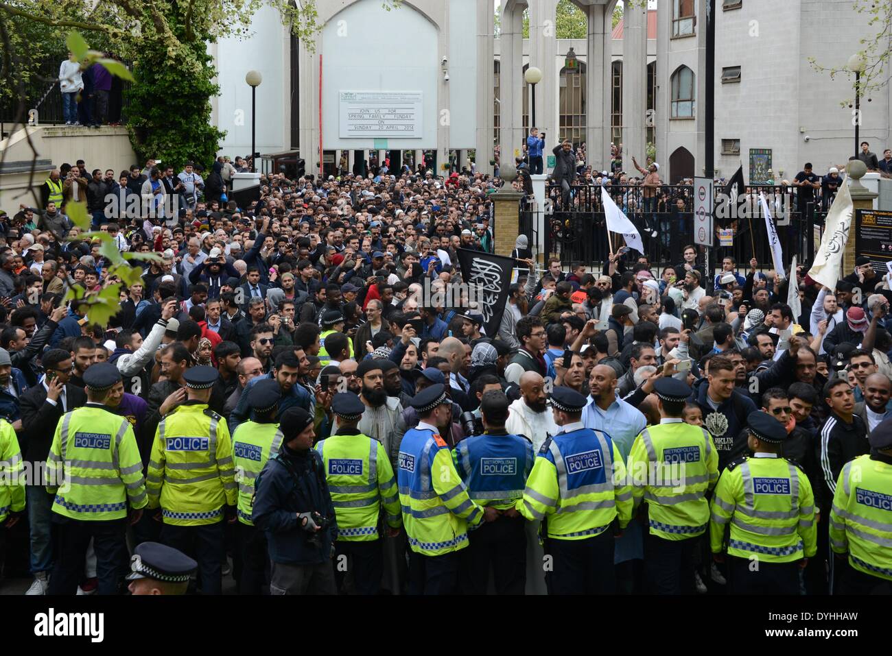 Good Friday Madness Christian (Britain First and EDL) Singing, God Save ...