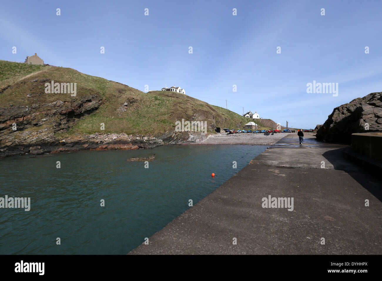 Small scottish fishing harbour cove hi-res stock photography and images ...