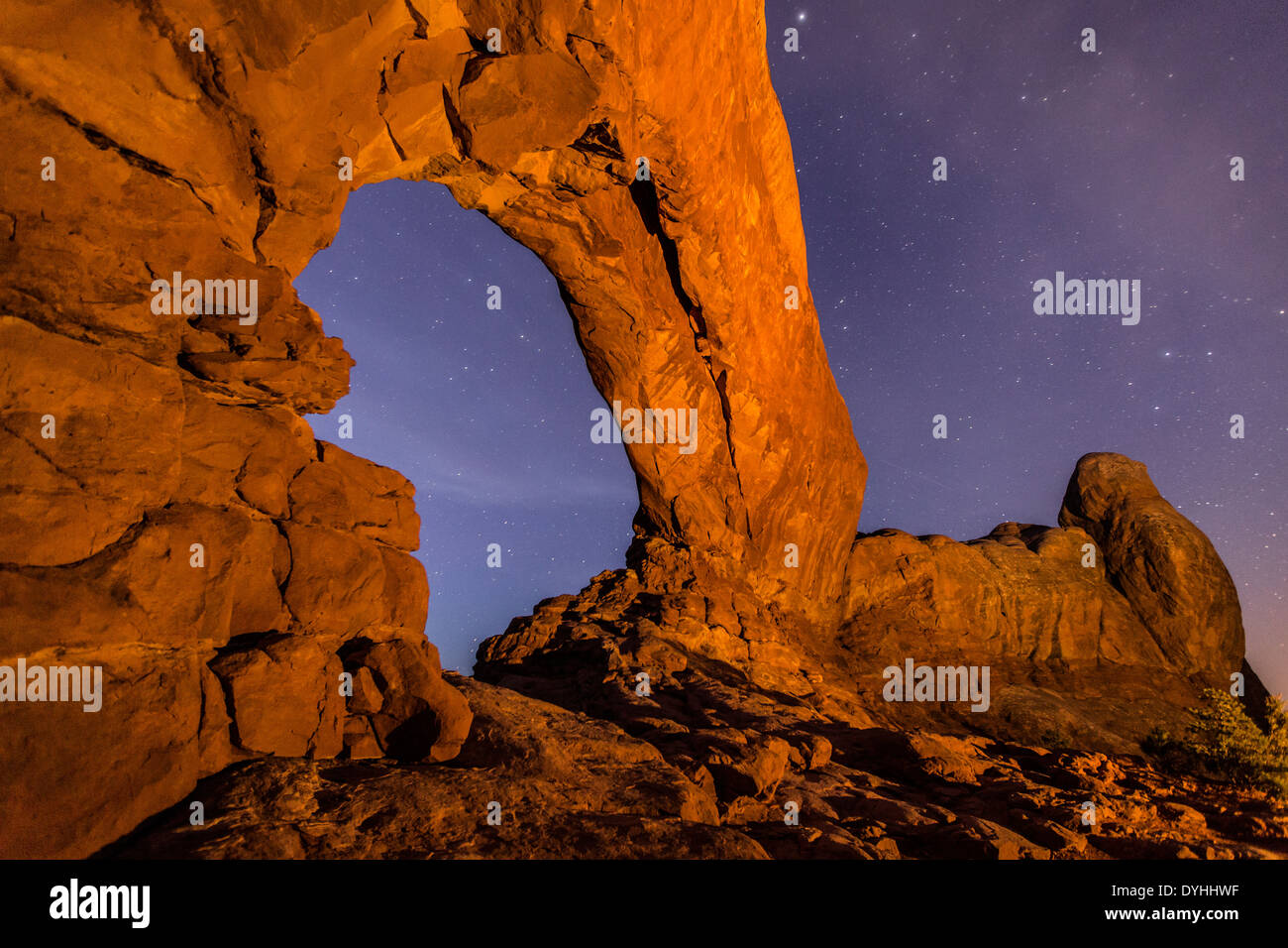 Arch lit hi-res stock photography and images - Alamy