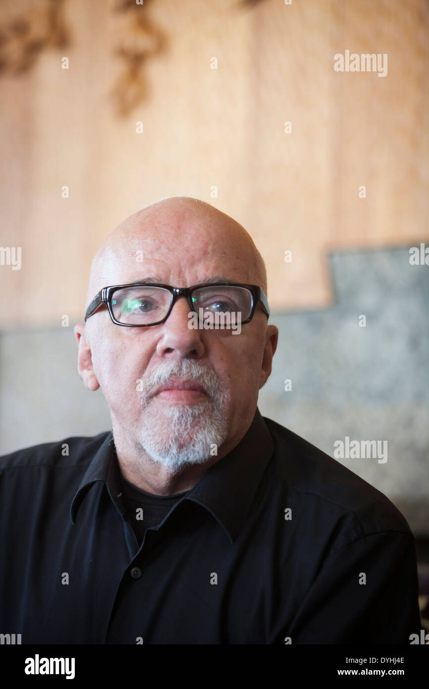Paulo coelho hi-res stock photography and images - Alamy