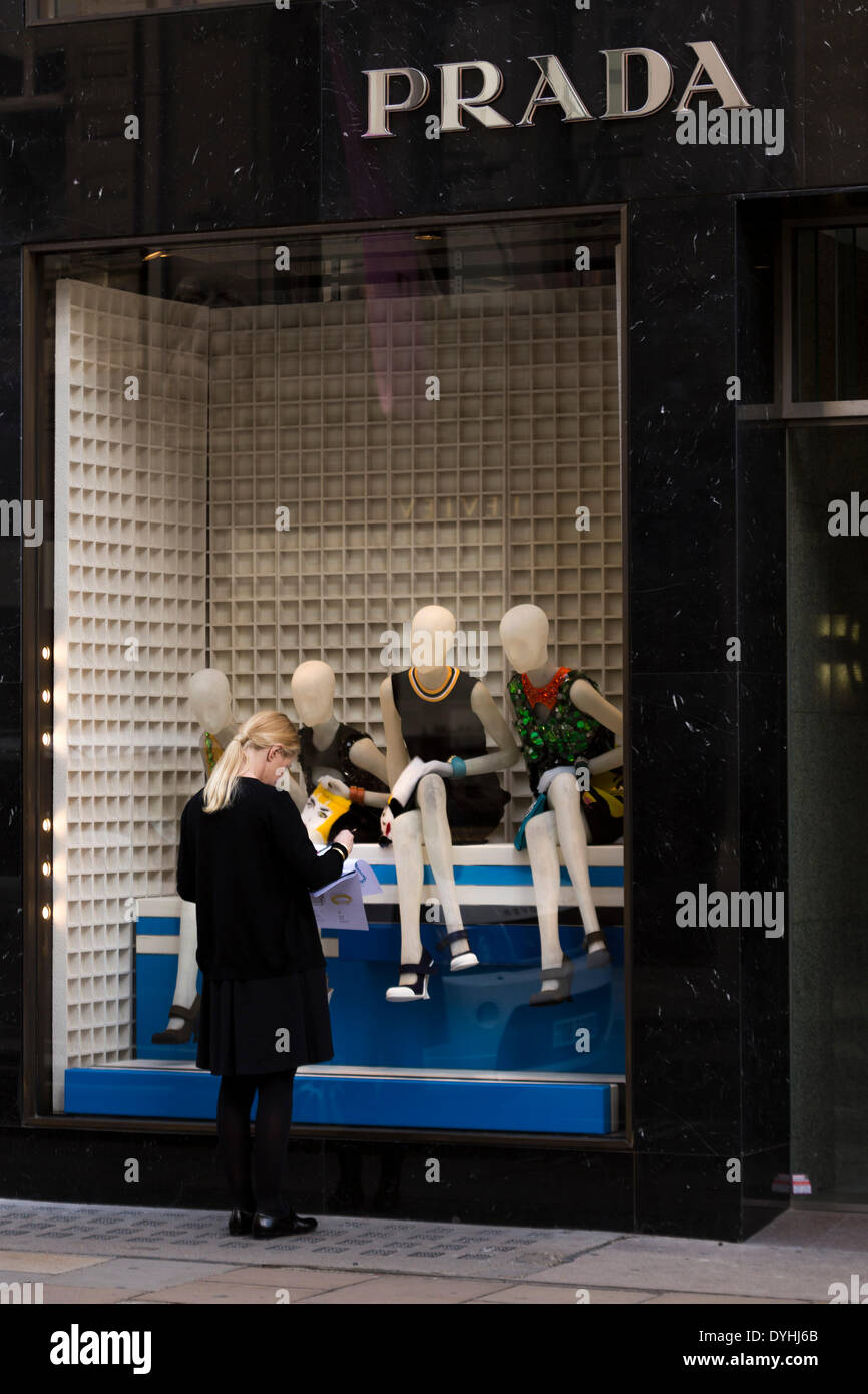 In around bond street hi-res stock photography and images - Alamy