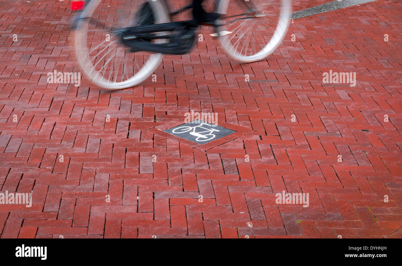 Europe cycling hi-res stock photography and images - Alamy