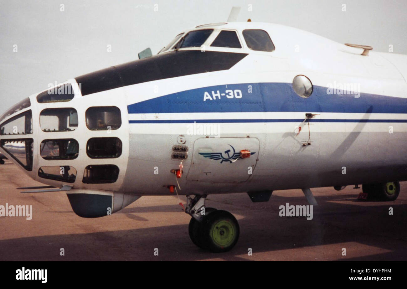 Antonov an 30 hi-res stock photography and images - Alamy