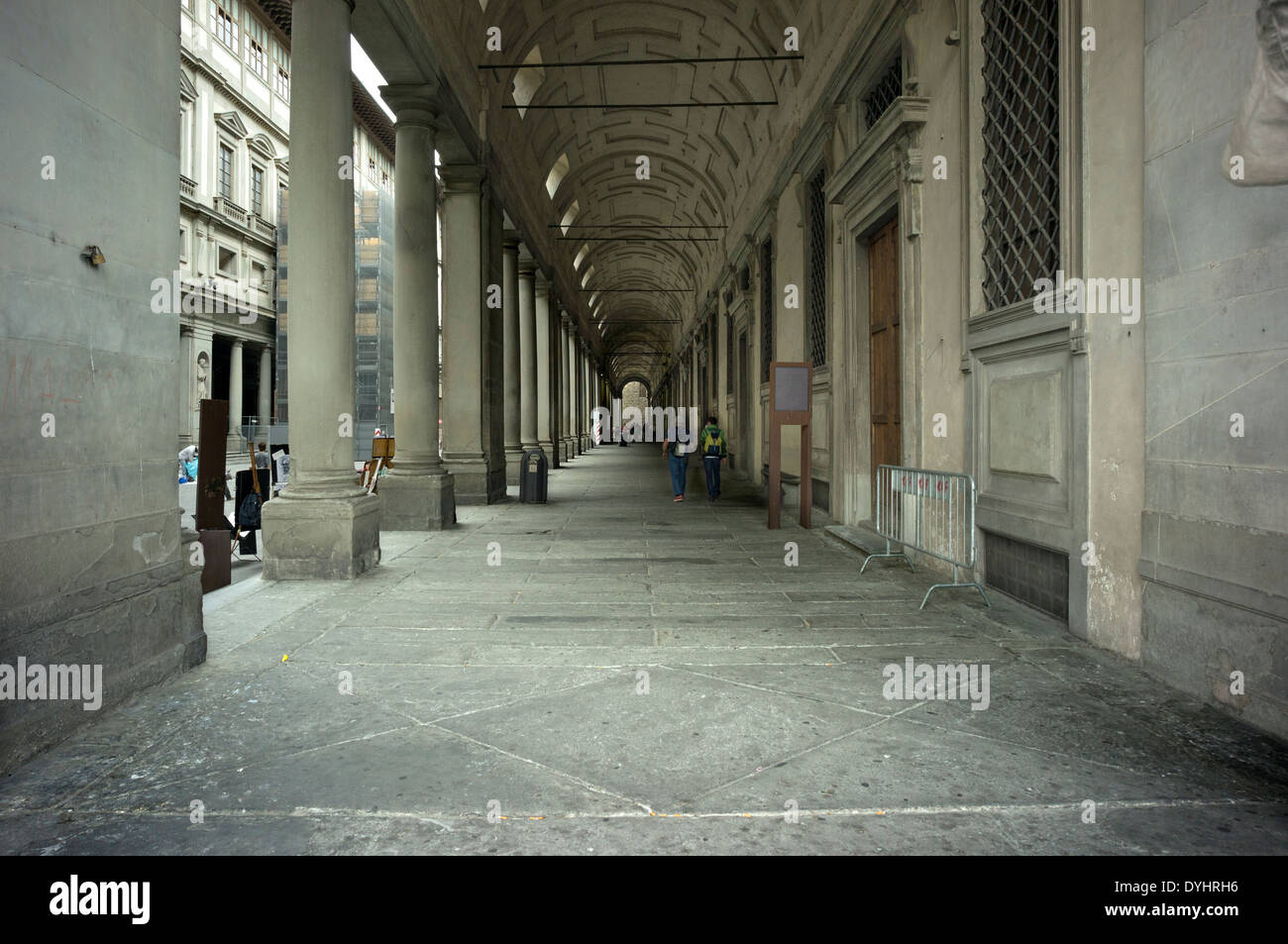 Piazzale Degli Uffizi Florence Stock Photos & Piazzale Degli Uffizi ...