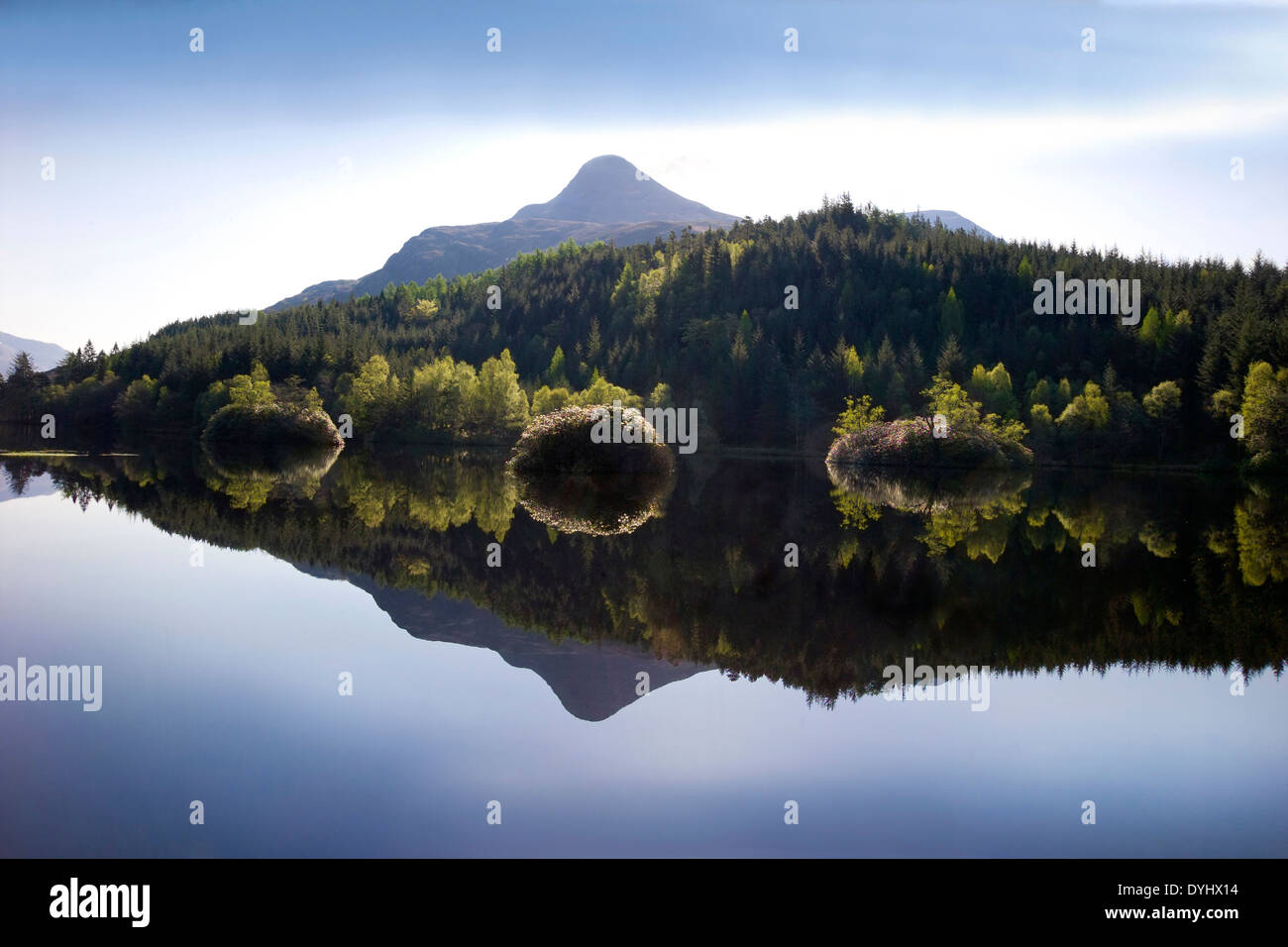 Islet in the lochan hi-res stock photography and images - Alamy