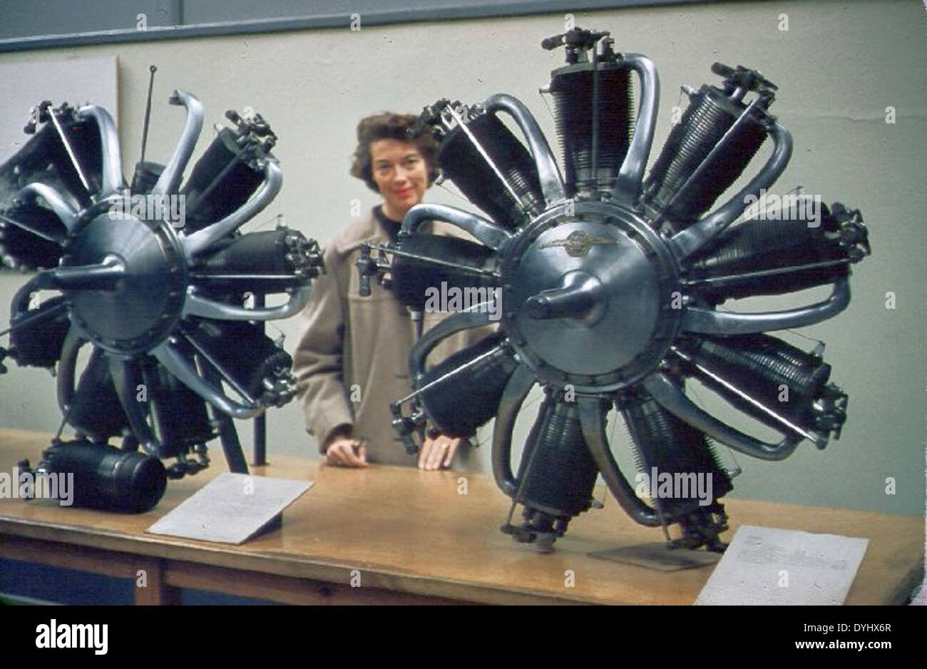 Rotary aircraft engine hi-res stock photography and images - Alamy