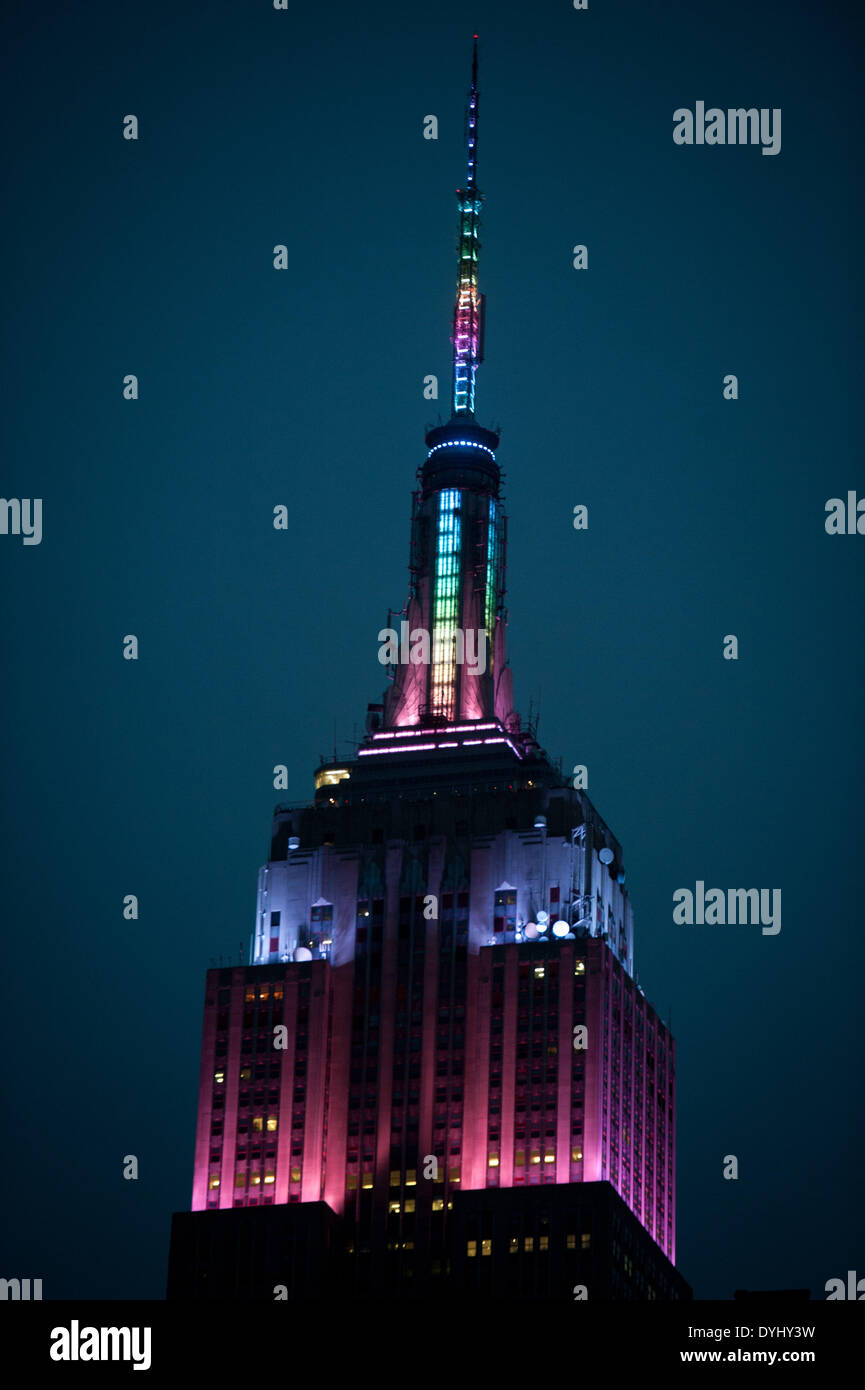 Manhattan, New York, USA. 18th Apr, 2014. The Empire State Building ...