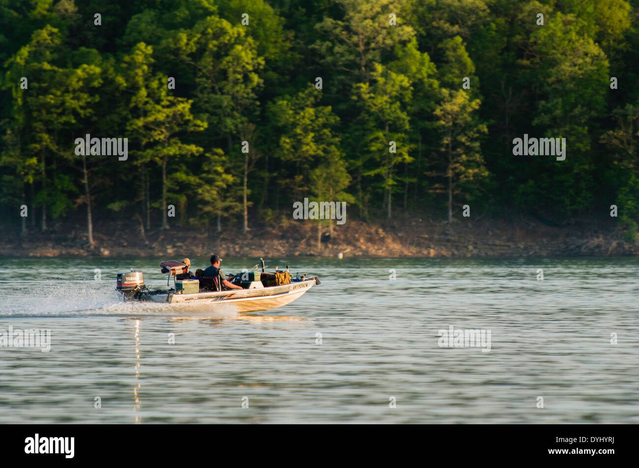 Boats on lake of the ozarks hi-res stock photography and images - Alamy