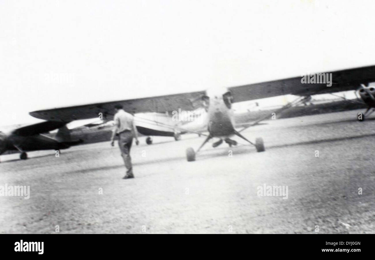 Piper j 3 cub hi-res stock photography and images - Alamy