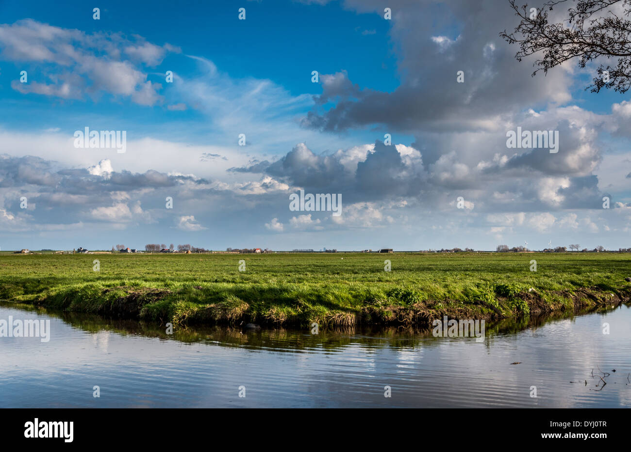 Rural canal scene hi-res stock photography and images - Alamy