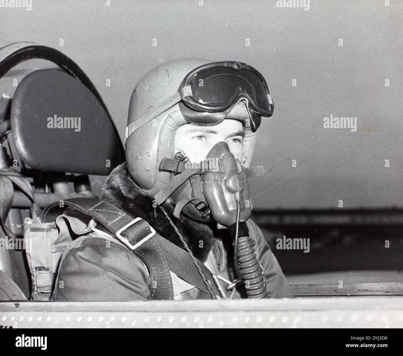 Fighter jet cockpit controls hi-res stock photography and images - Alamy