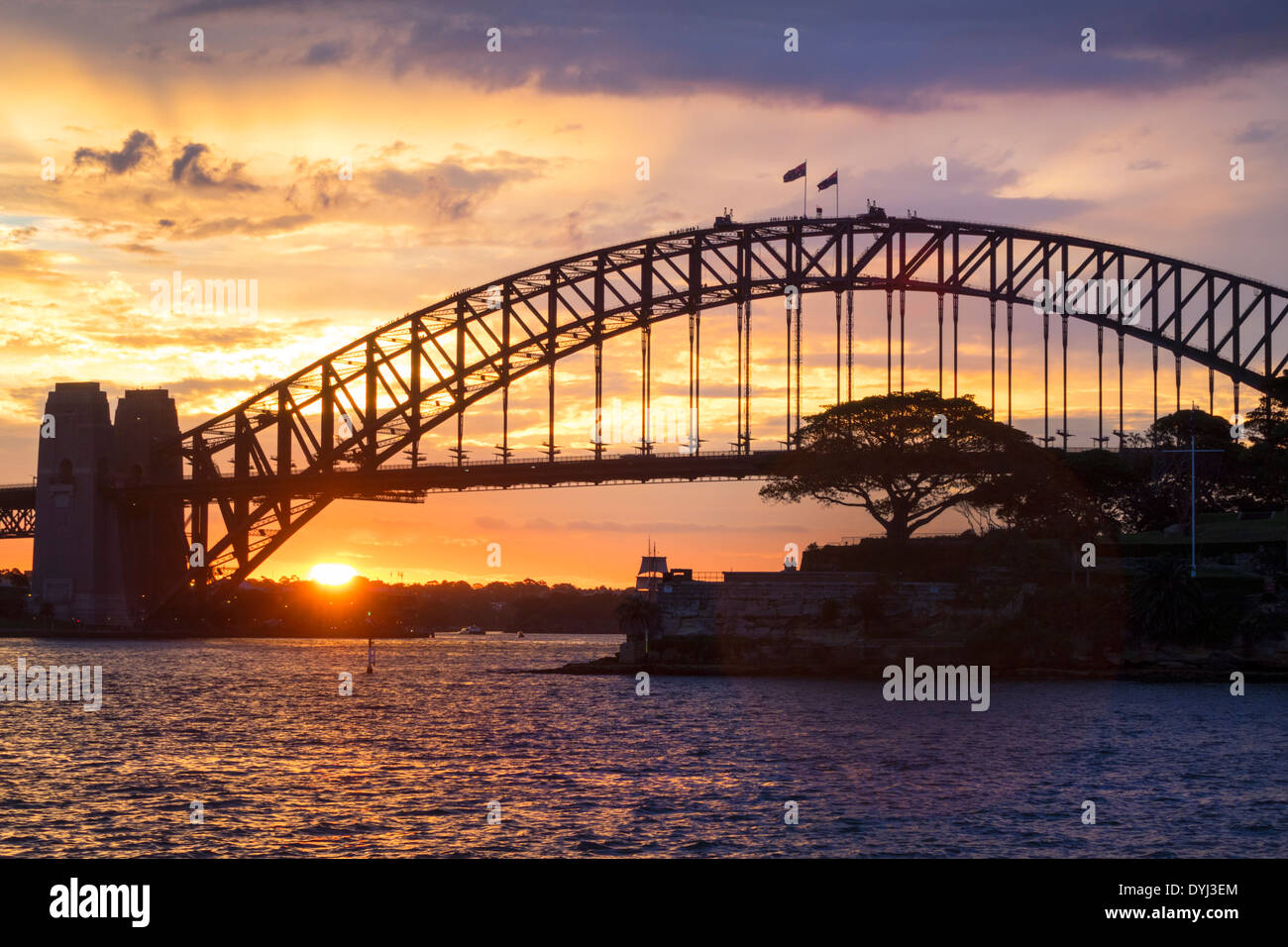 Sydney harbour bridge sunset hi-res stock photography and images - Alamy