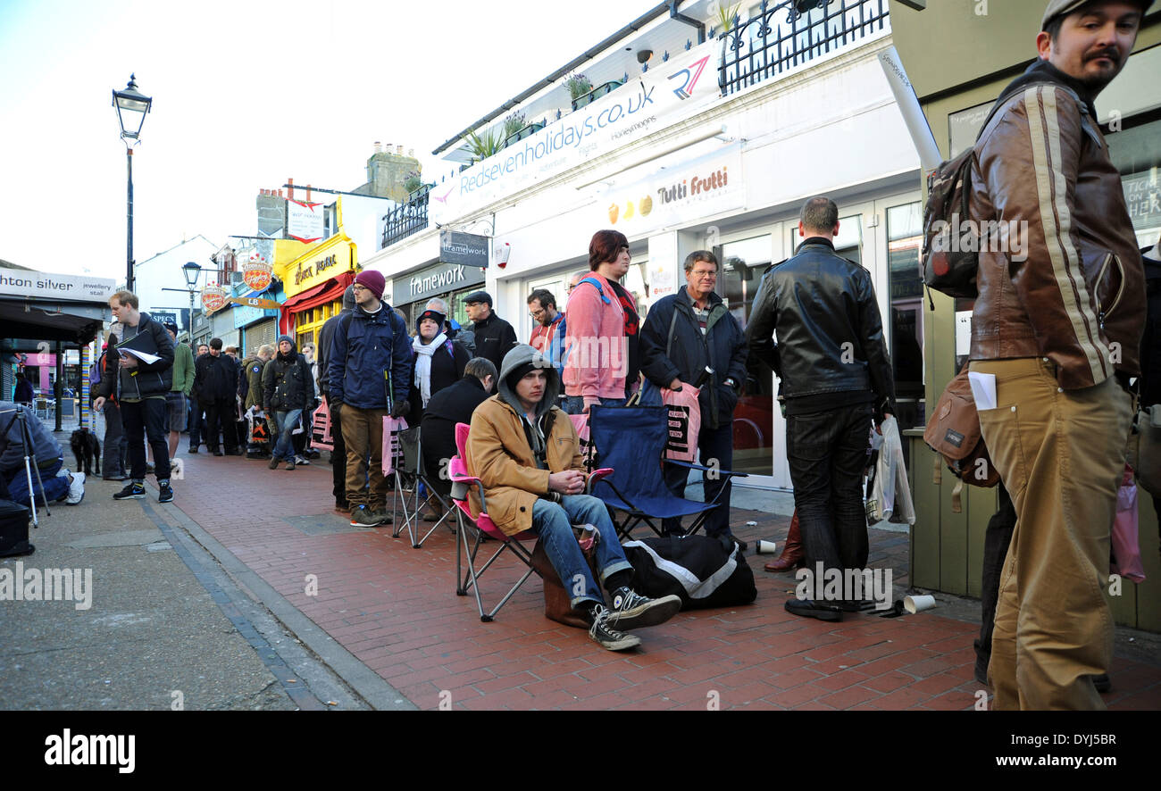 Hundreds of people queue up outside Resident Records in Kensington ...