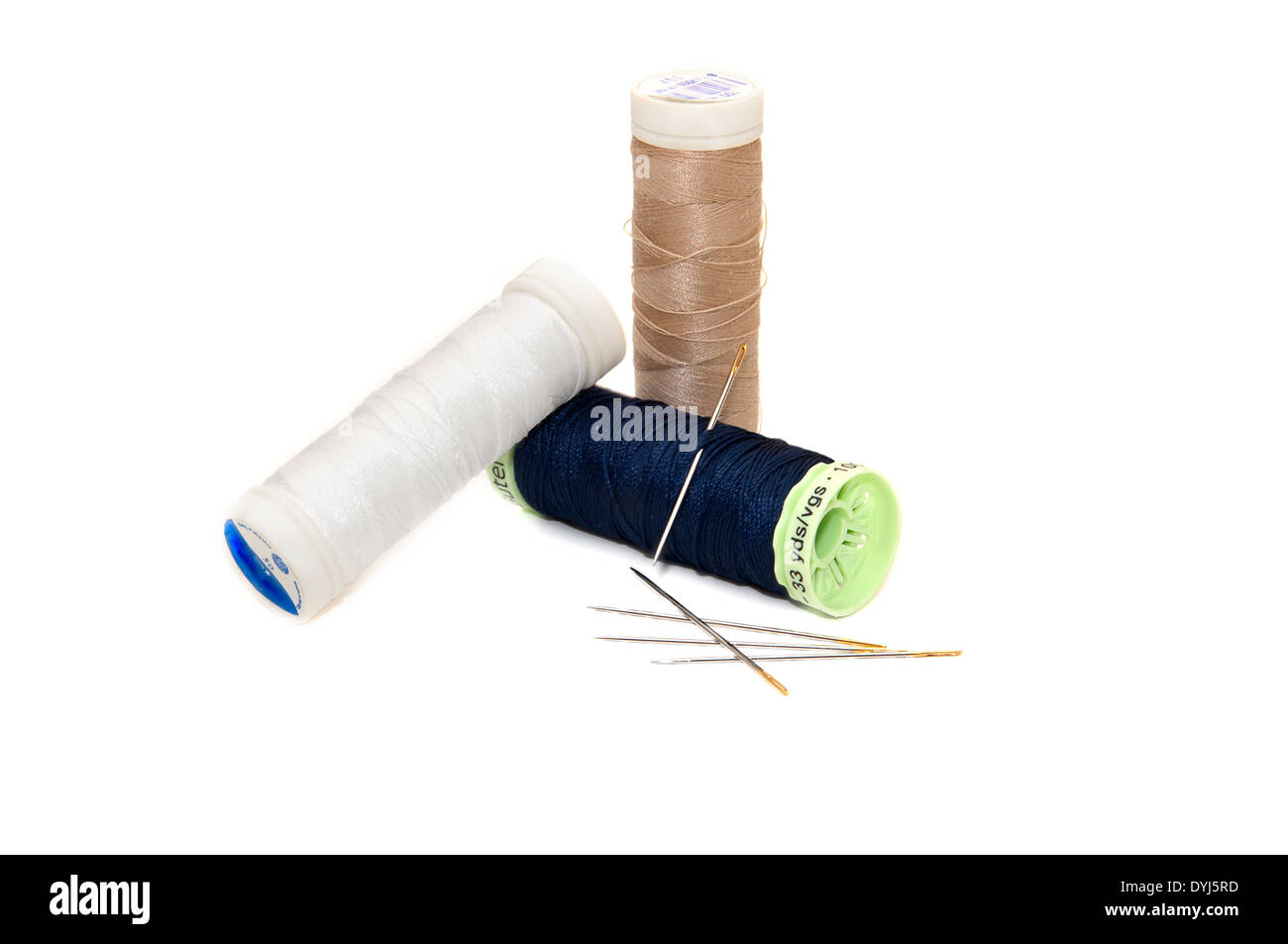 Needles and thread hi-res stock photography and images - Alamy