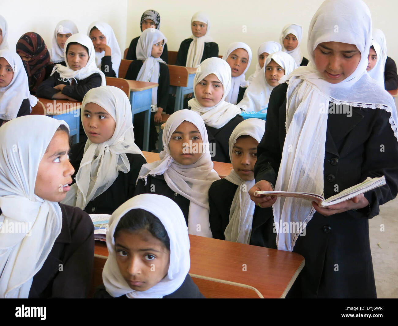 Afghan student hi-res stock photography and images - Alamy