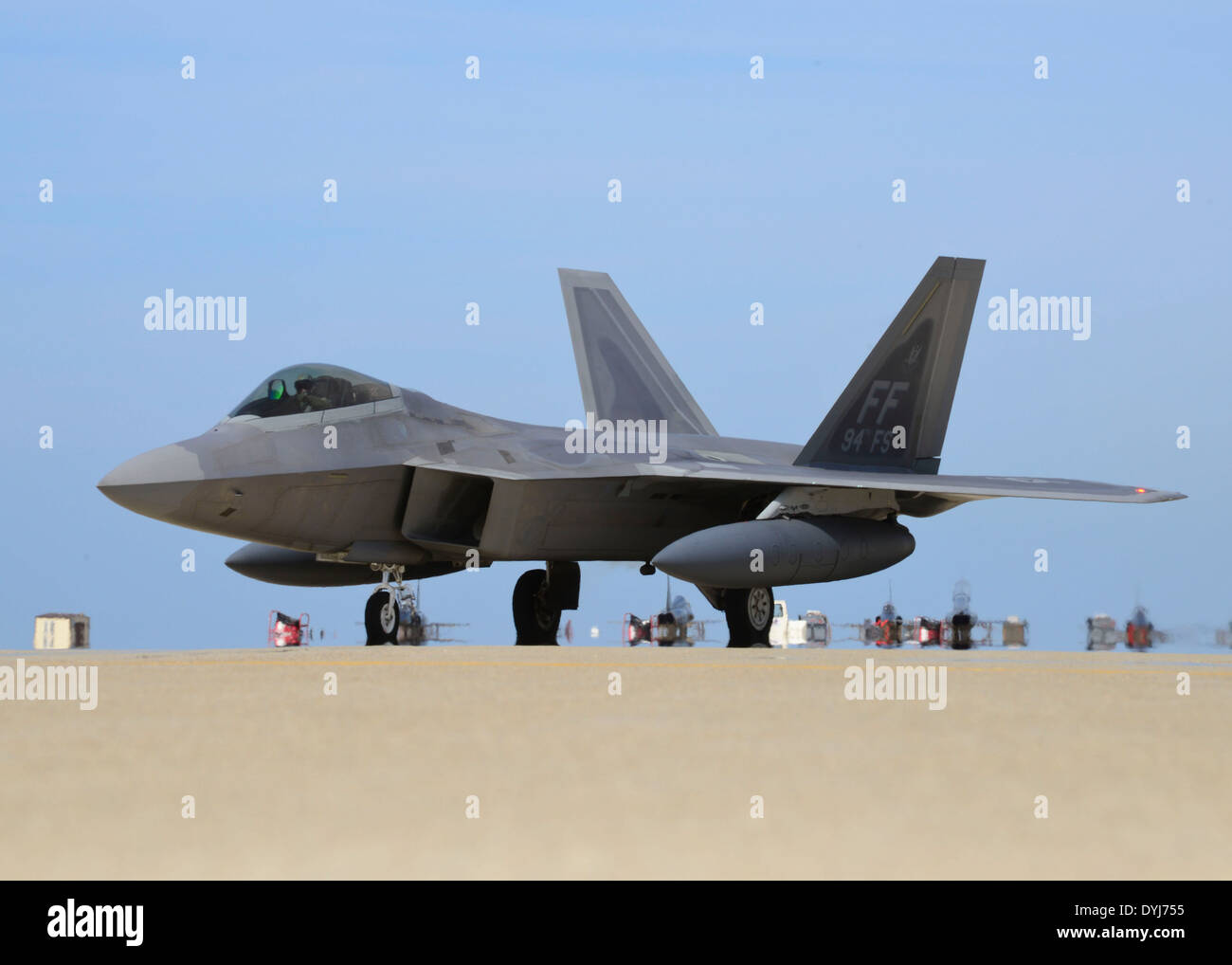 A US Air Force F-22 Raptor stealth fighter aircraft lands at Langley ...