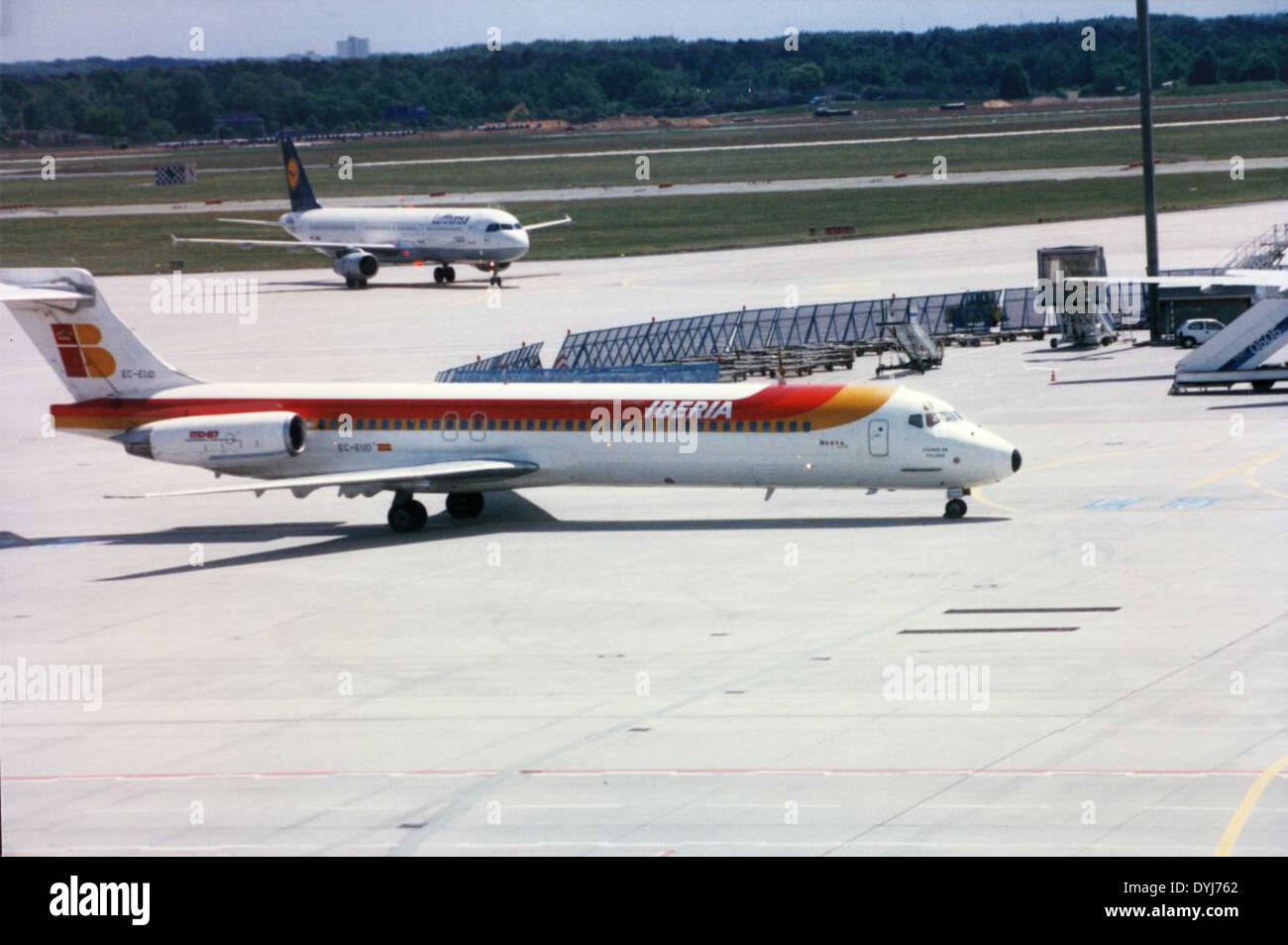 Mcdonnell Douglas Md 87 High Resolution Stock Photography and Images ...