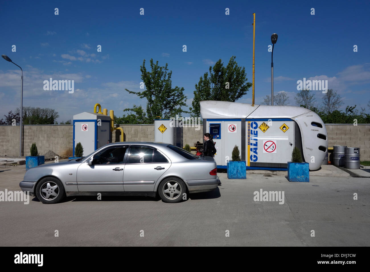 Cng filling station hi-res stock photography and images - Alamy