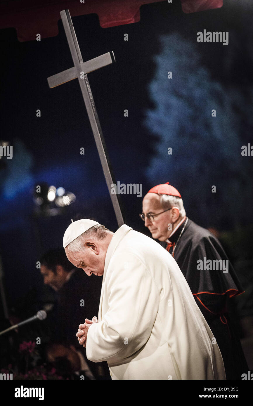 Jesus Christ 14 Stations Of The Cross High Resolution Stock Photography ...