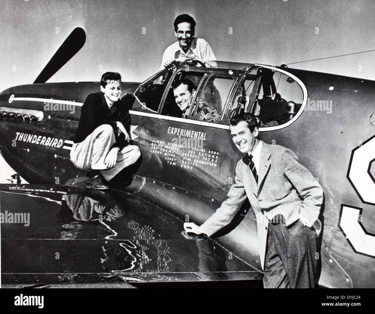 The North American F-6C, piloted by Joe Debona, won the 1949 Bendix ...