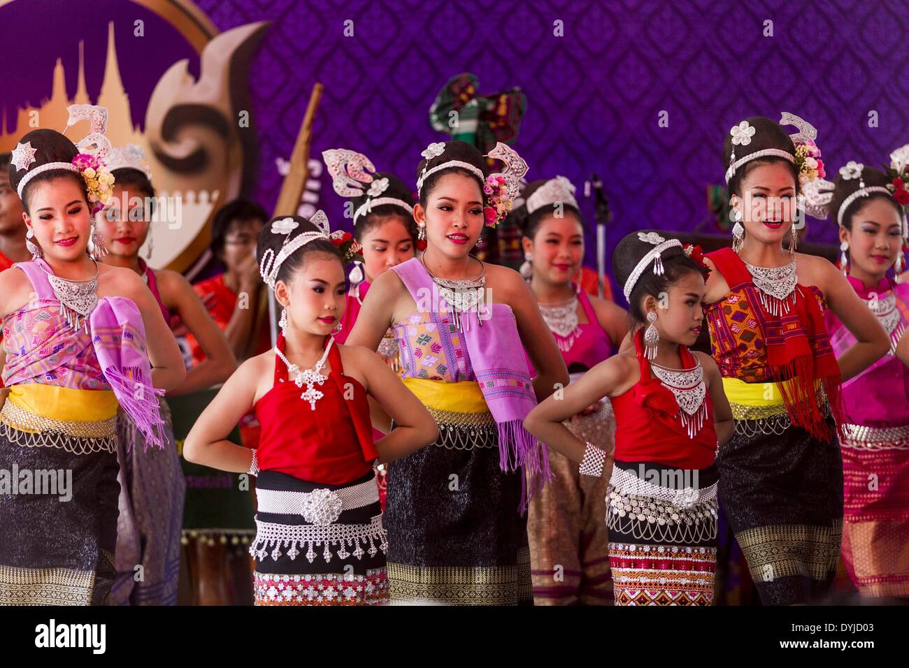 Isaan girls hi-res stock photography and images - Alamy