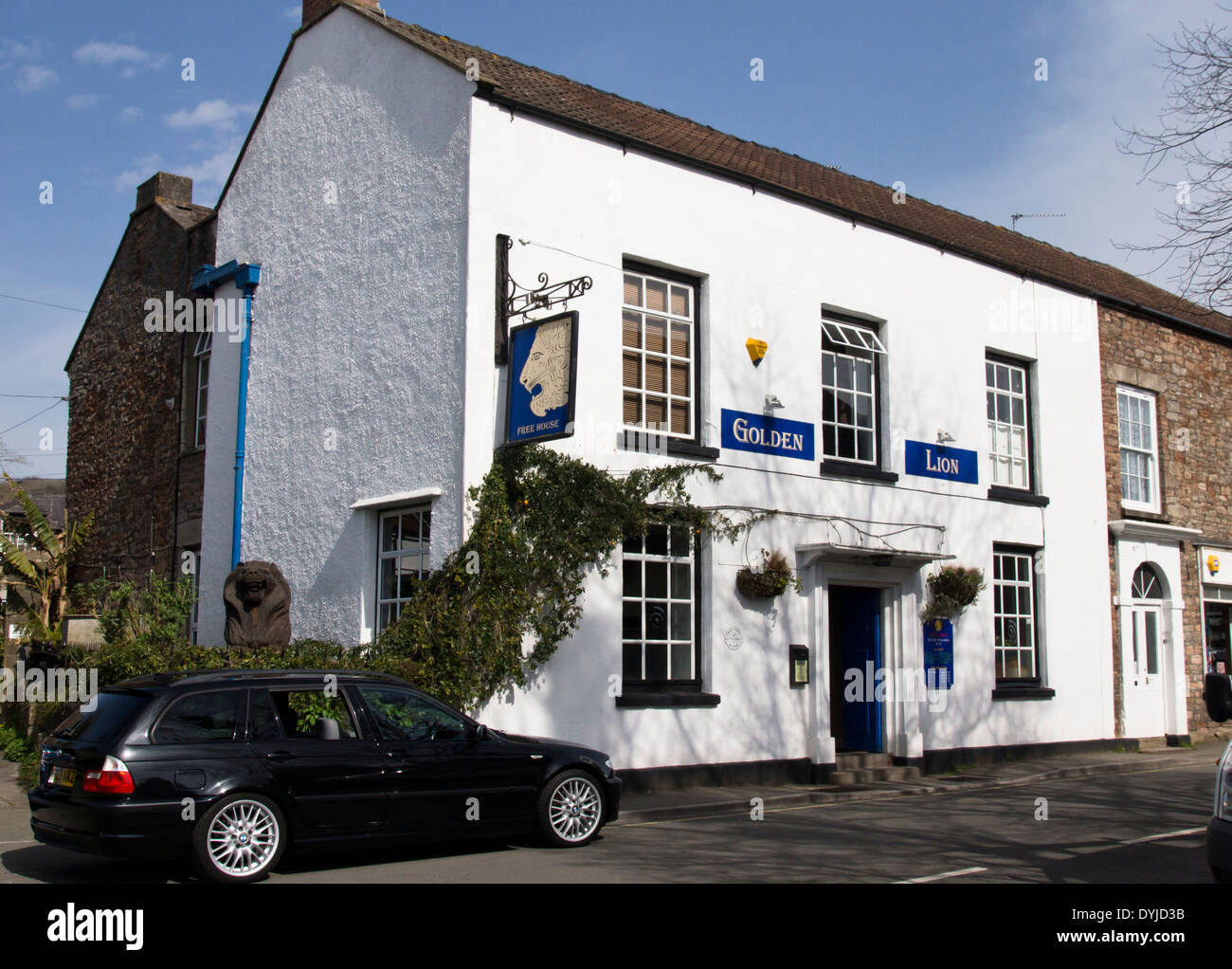 Wrington Village in Somerset England UK The Golden Lion Pub Stock Photo ...