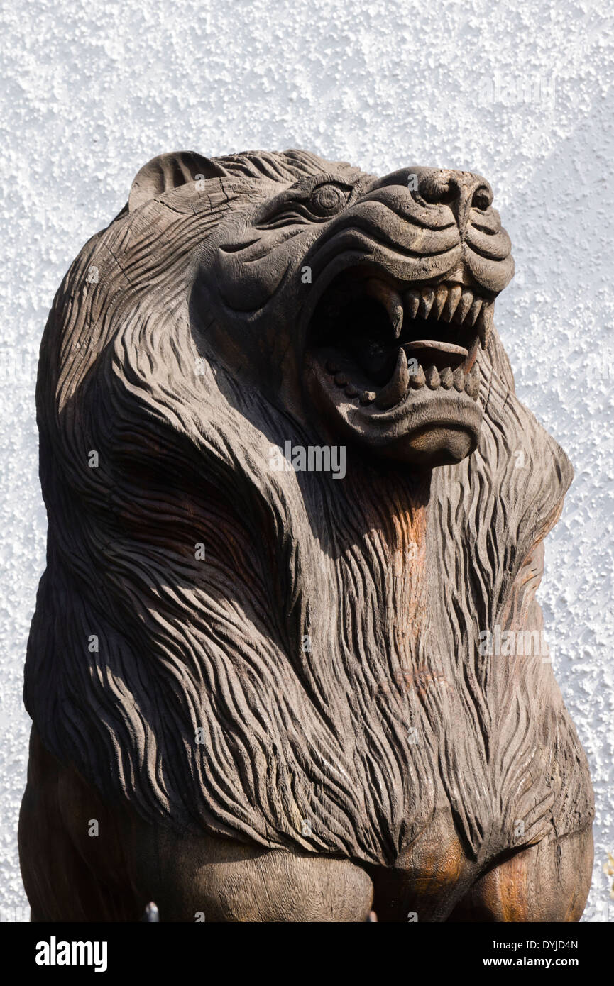 Wrington Village in Somerset England UK The Golden Lion Pub Stock Photo ...