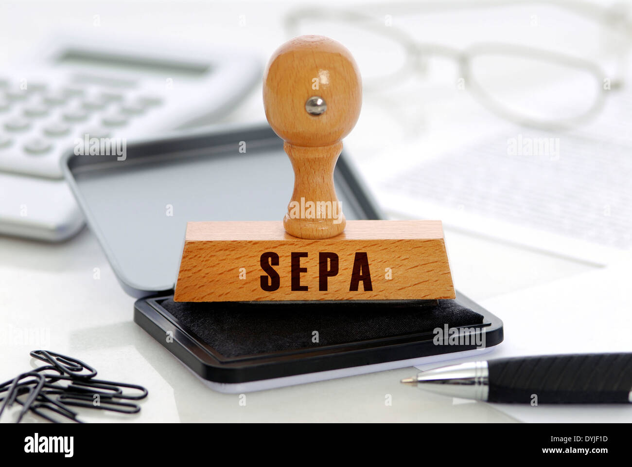 Sepa bank transfer hi-res stock photography and images - Alamy